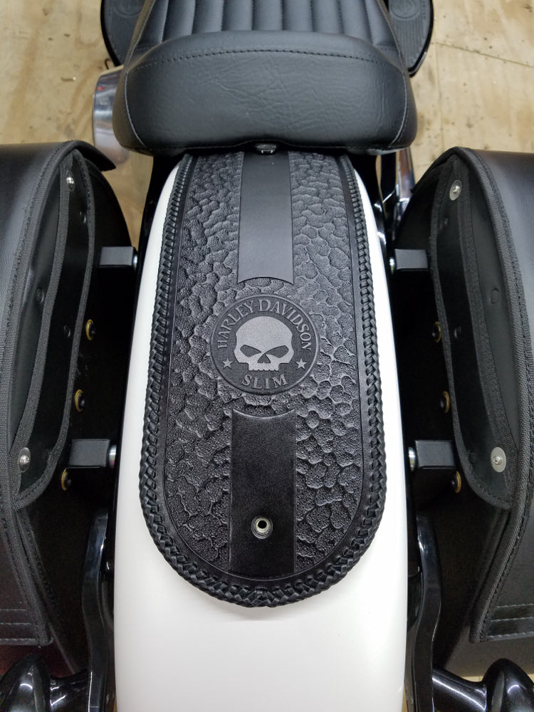 Chaos Pebbles fender bib - 2018+ Softail Slim/Street Bob – Three Mutts ...