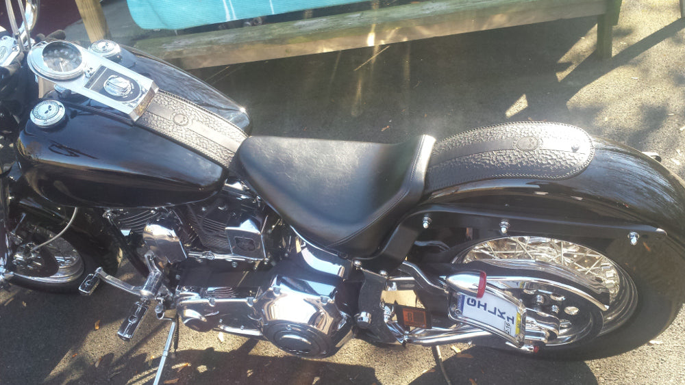 Chaos Pebbles fender bib - 1991-2005 Softail & Fatboy – Three Mutts ...